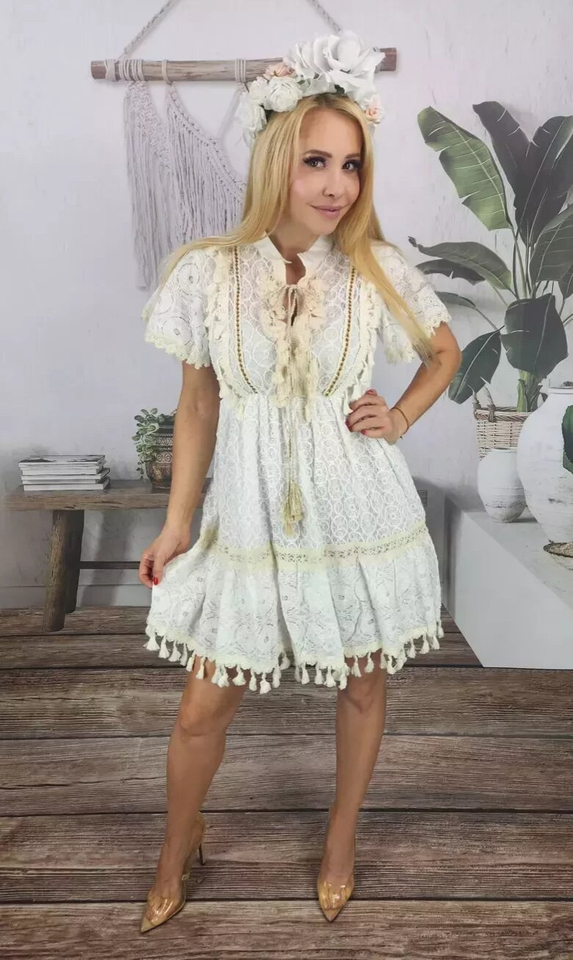 Krótka boho sukienka mini koronka chwosty (15340 / SPV1031) - Agrafka